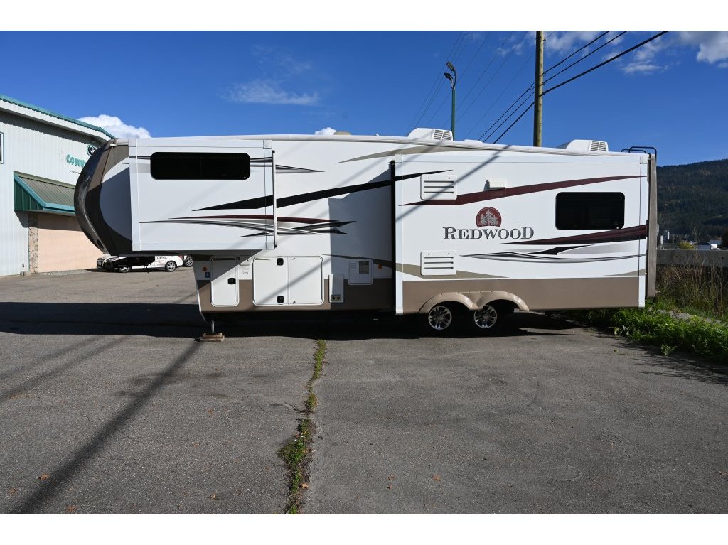2013 Redwood RW31SL by Thor Motor Coach ...