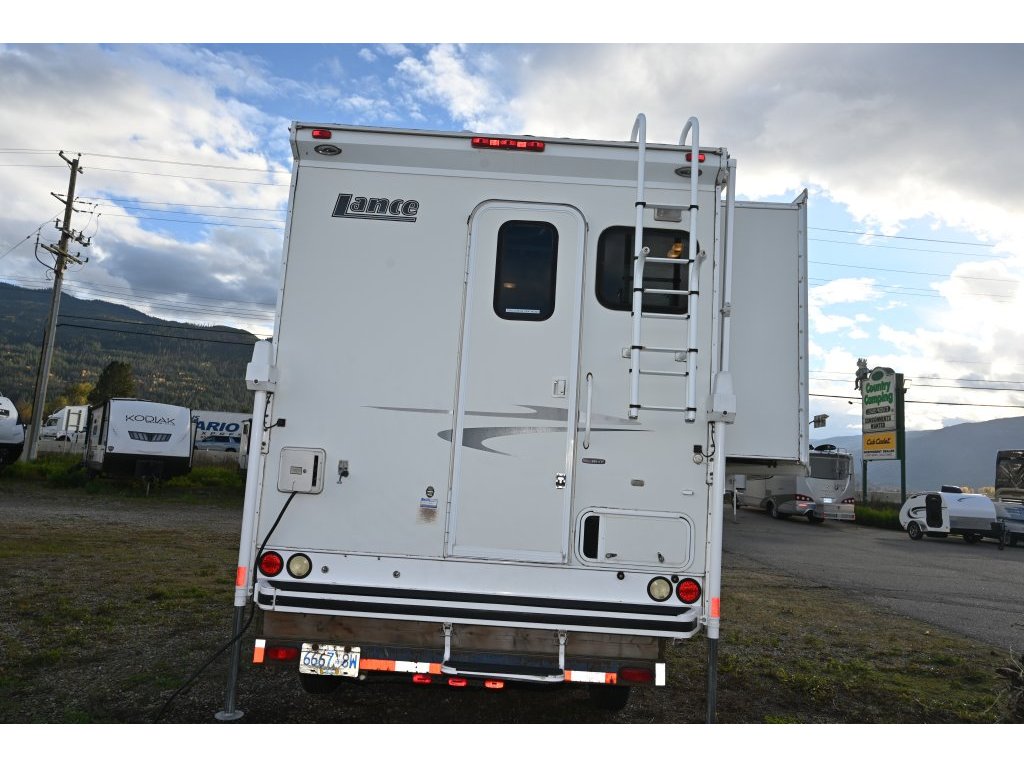 2006 Camper 851 by Lance | CountryCampingLeisureProducts1 - RVC Navigator