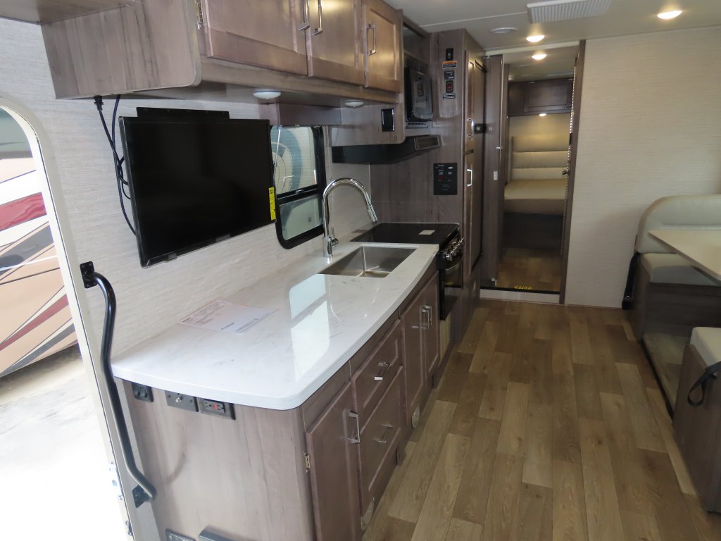 New 2026 Winnebago Minnie Winnie 31K for sale in Conroe, TX