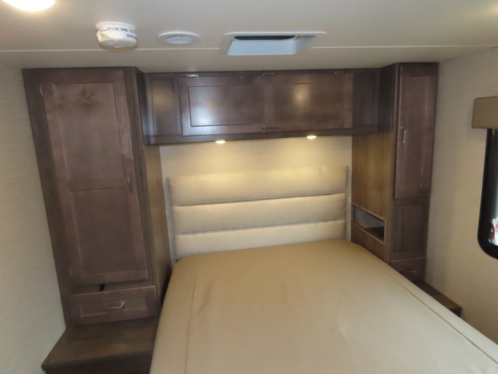 New 2026 Winnebago Minnie Winnie 31K for sale in Conroe, TX